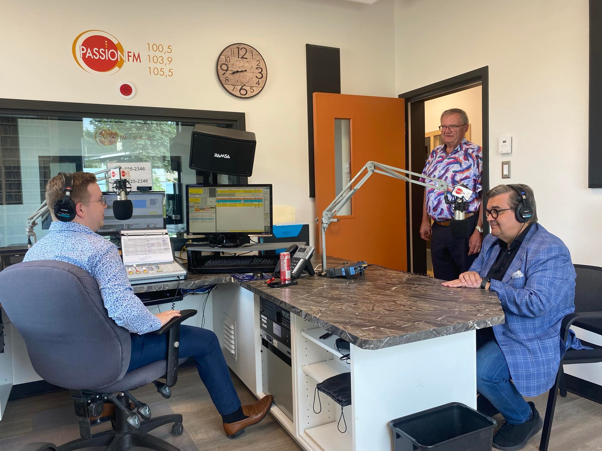 Denis Coderre a accordé sa première entrevue régionale à Passion FM ...