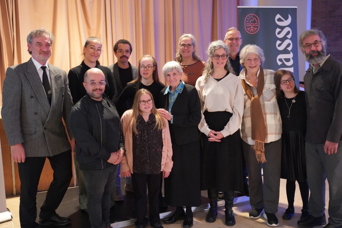 Louise Brissette honorée lors du 8e Gala Bellechasse pour son ...